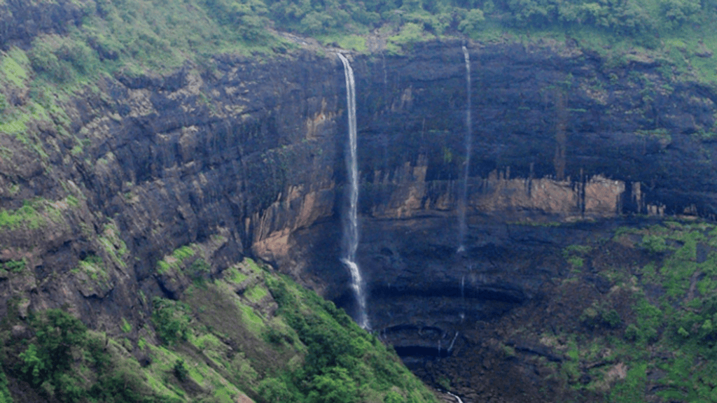 Kune Waterfalls-All about Visit Time, Food, And Lodging